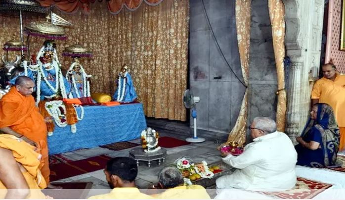 The Governor saw the Chhappan Bhog tableau and participated in the ...