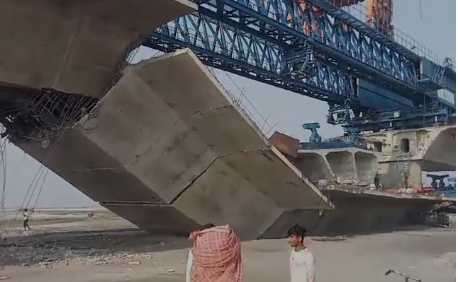 Part of the country's longest bridge collapsed in Supaul, Bihar, 30 ...